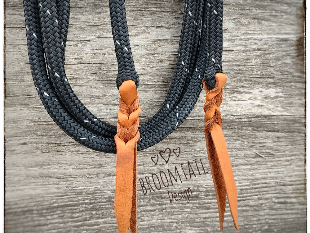 Black w/ White Simple Get-down Rope | Broomtail Design